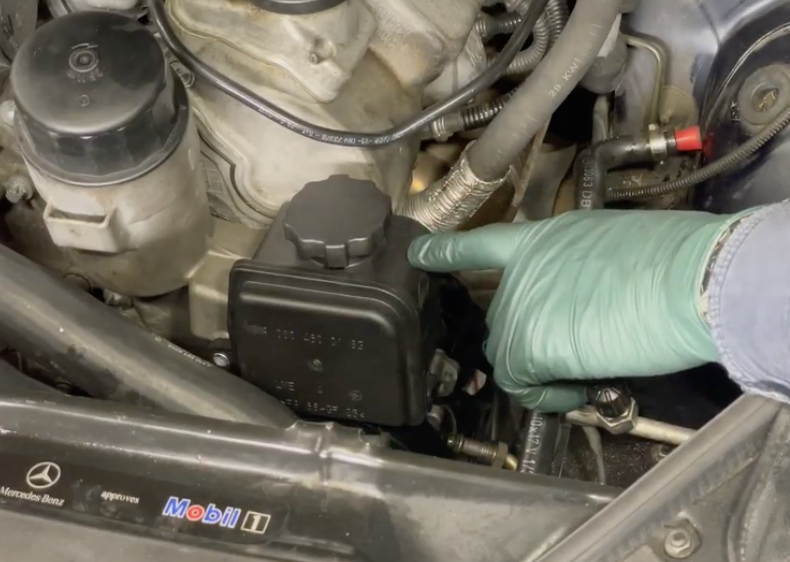 R230 SL500 ABC Coil Over Conversion Power Steering Reservoir Tank ...