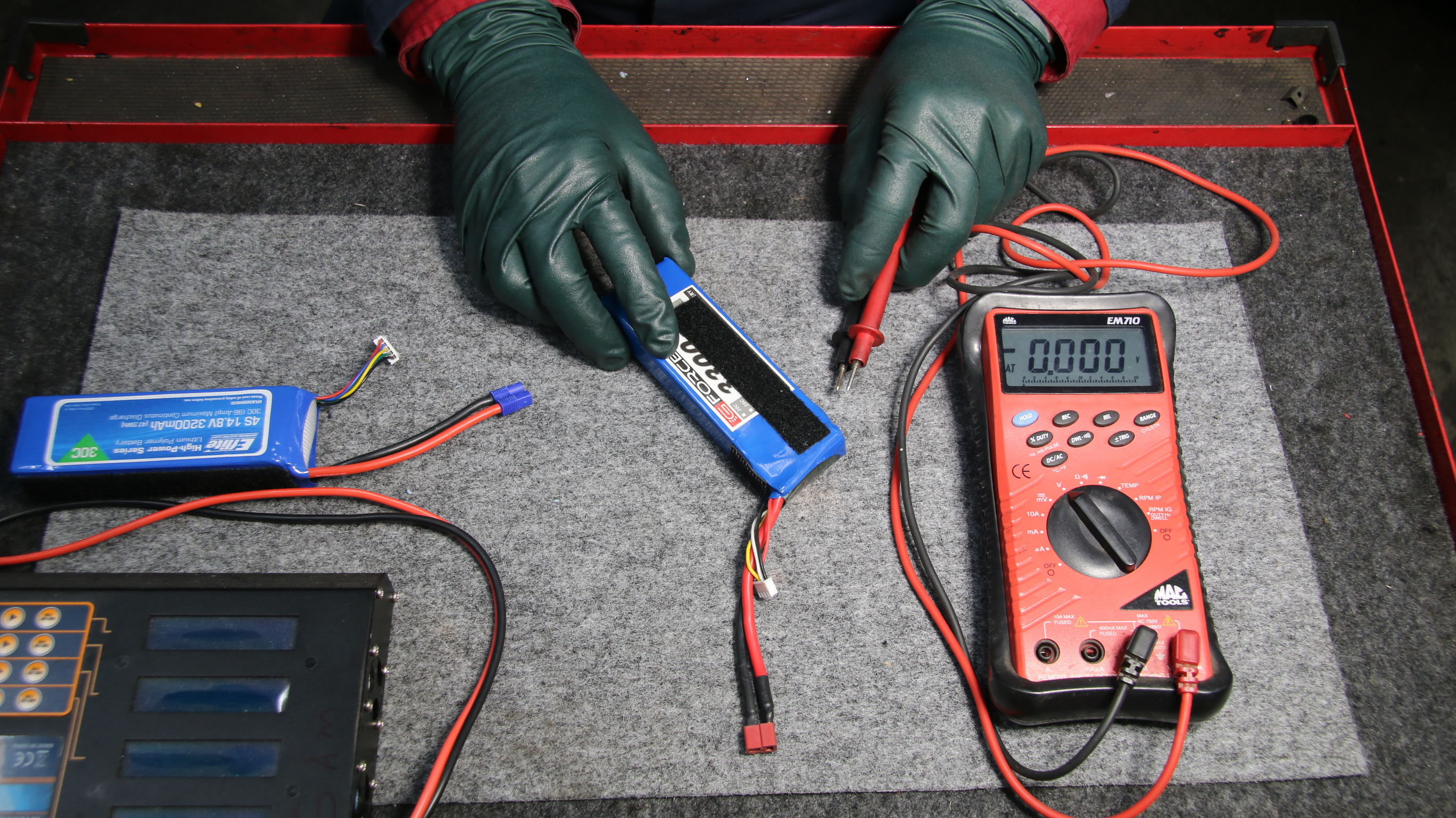 How to Use Small Lithium Polymer Batteries to Work on Your Car - On ...