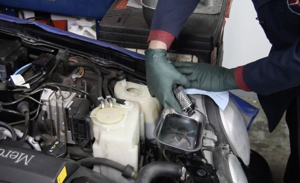 W210 E320 Wagon SLS Fluid Flush Procedures - On Demand Video | Product ...