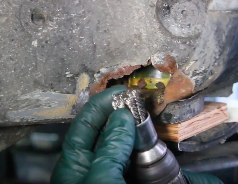 What's The Easiest Way to Prep Rusty Metal for Miracle Paint | Body and ...