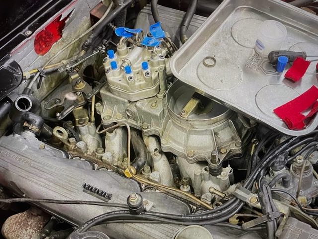 How to Install New Fuel Injectors on a 1981 to 1991 V8 Engine - ON ...