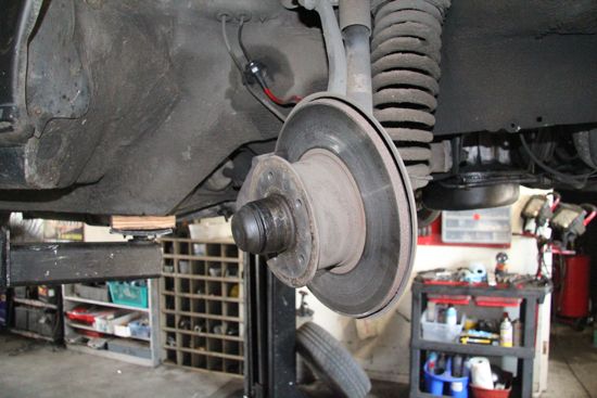 Diagnosing Strange Front End Rumbling Noises | Suspension Problem ...