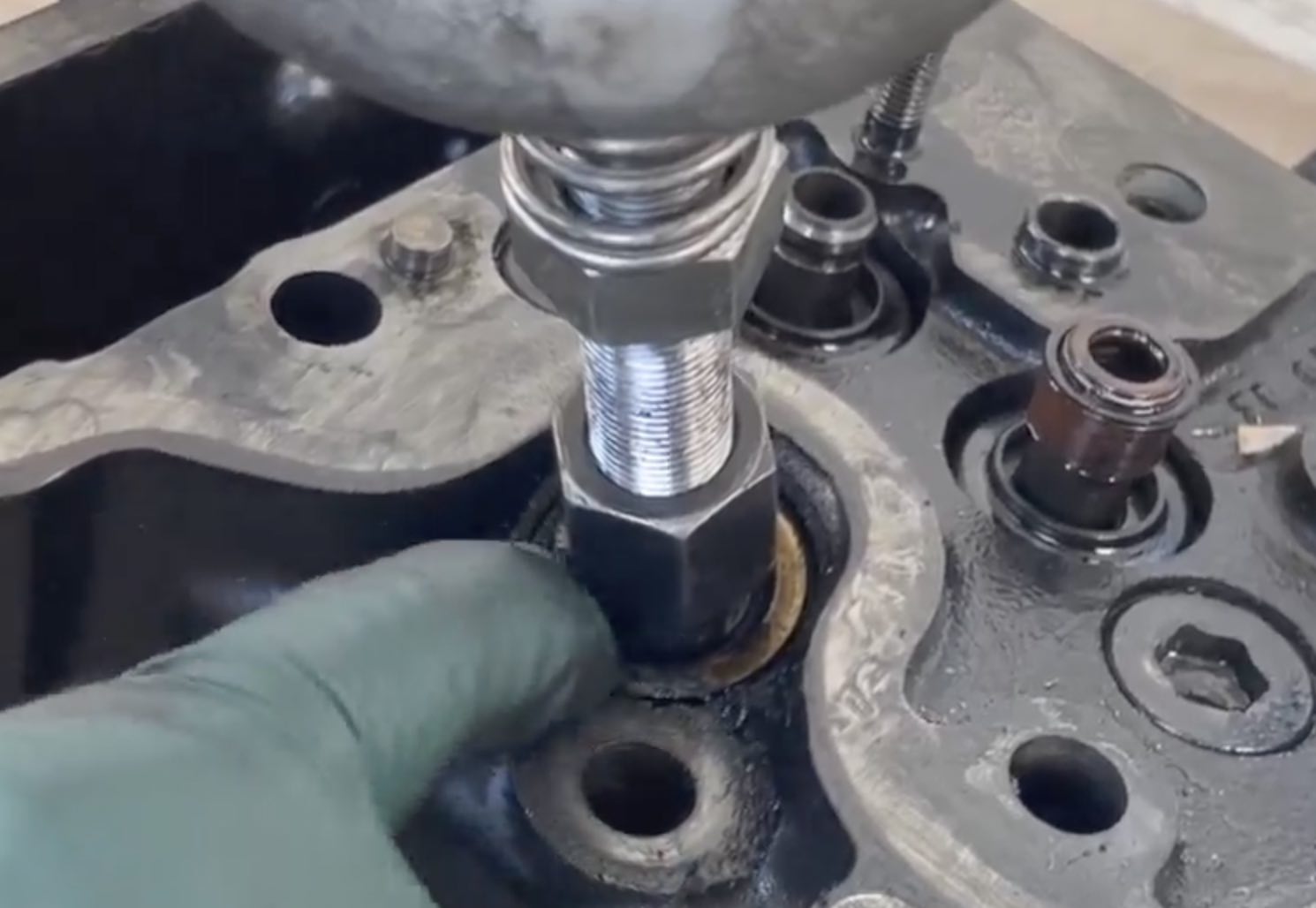 1961 to 1985 Diesel Engine Pre-chamber Removal - ON DEMAND VIDEO ...