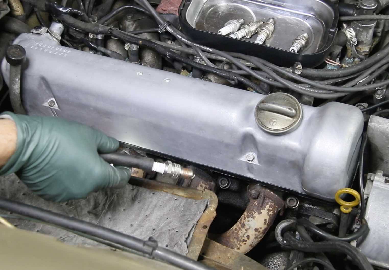 M116 and M117 V8 Spark Plug Replacement - On Demand Video | Product ...