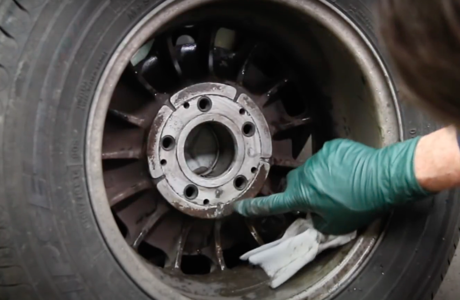 Better Way to Clean Corrosion on Alloy Wheel and Hub Mounting Surfaces ...