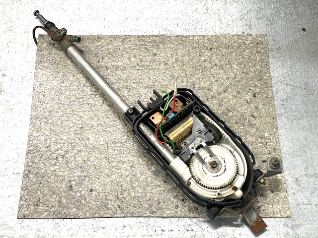 Later W126 Original Hirschmann Power Antenna | Product | MercedesSource.com