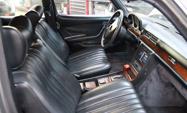 W116 and W123 Broken Down Front Seat Swap | Interior Problem ...